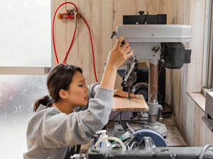 CNC机器在航空航天制造中的作用是什么？ - 麟思数控官网